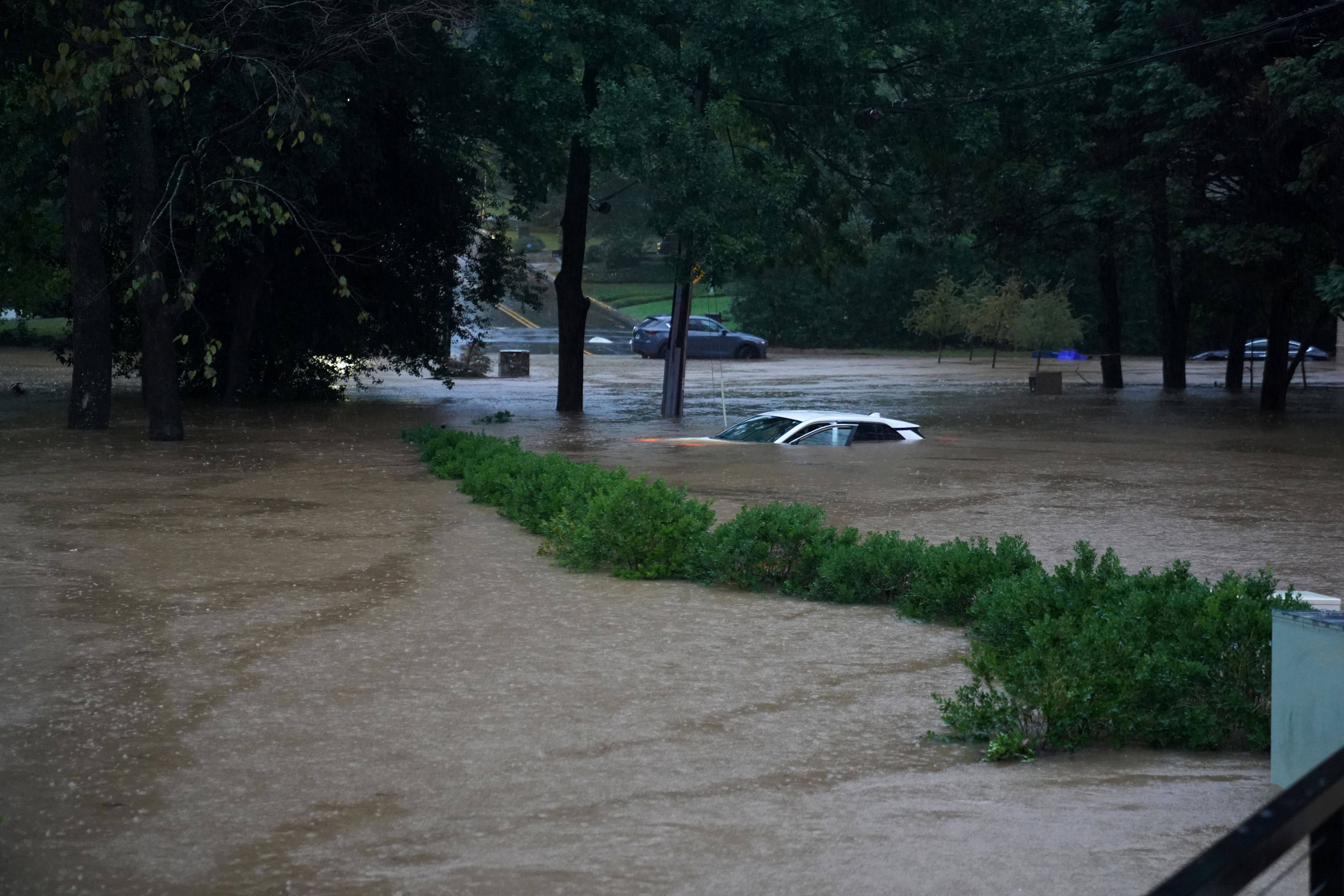 Flash flood warning as hundreds of thousands at risk: "Life threatening"