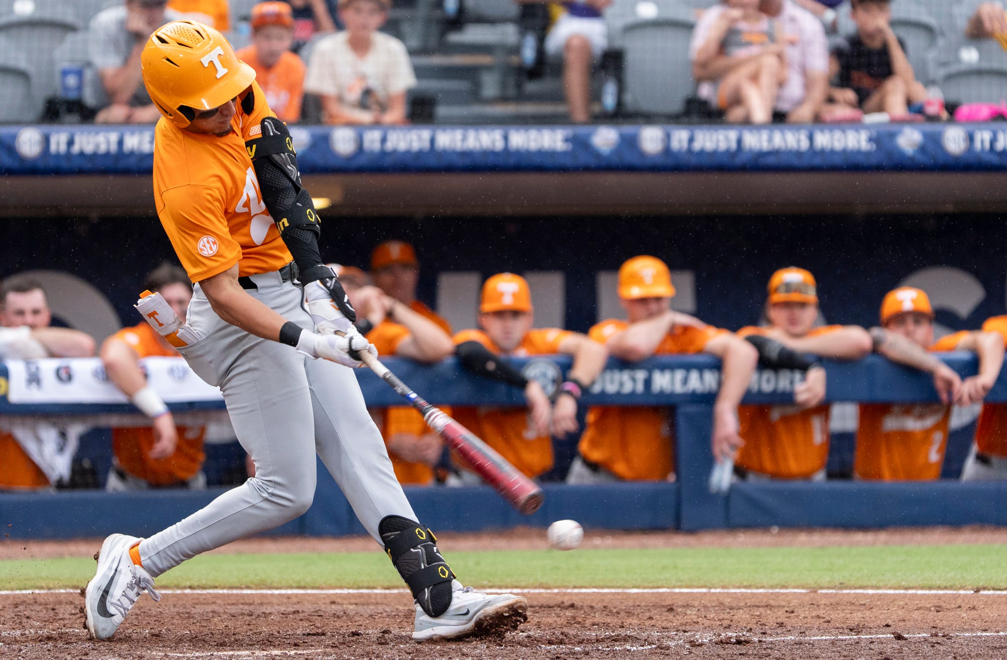 Tennessee baseball eliminated from SEC tournament with loss to Arkansas