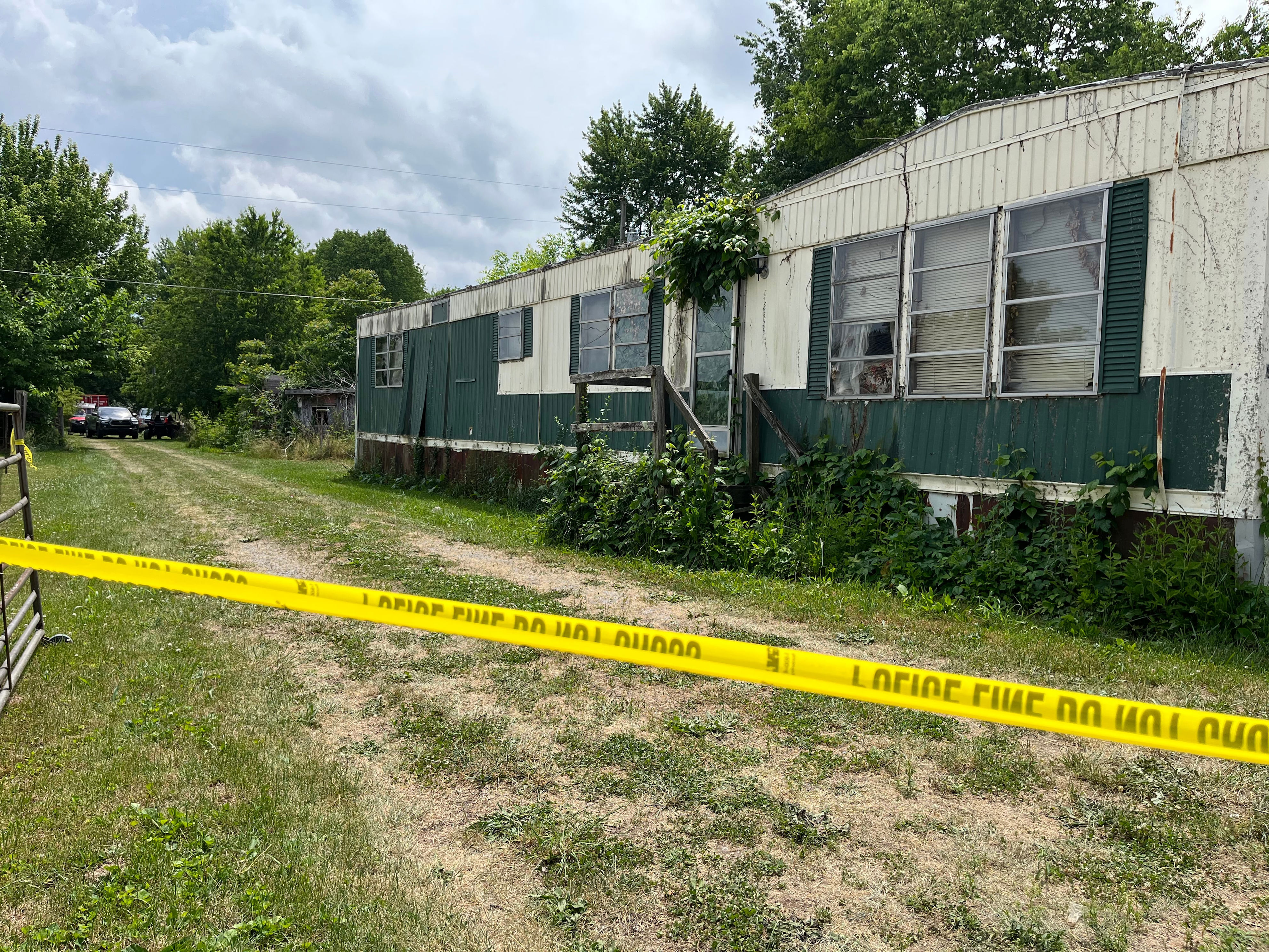 Authorities search property in 1992 cold case after mother, son arrested