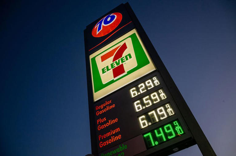 Gas tops $4 in every state. Where does Illinois rank among states with ...