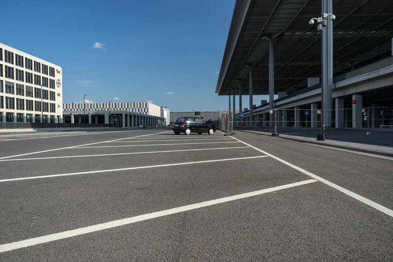What to know before sleeping overnight at an American highway rest stop