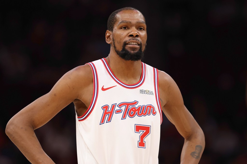 Kevin Durant and 'yes man' Drake co-star in hilarious new Nike ad