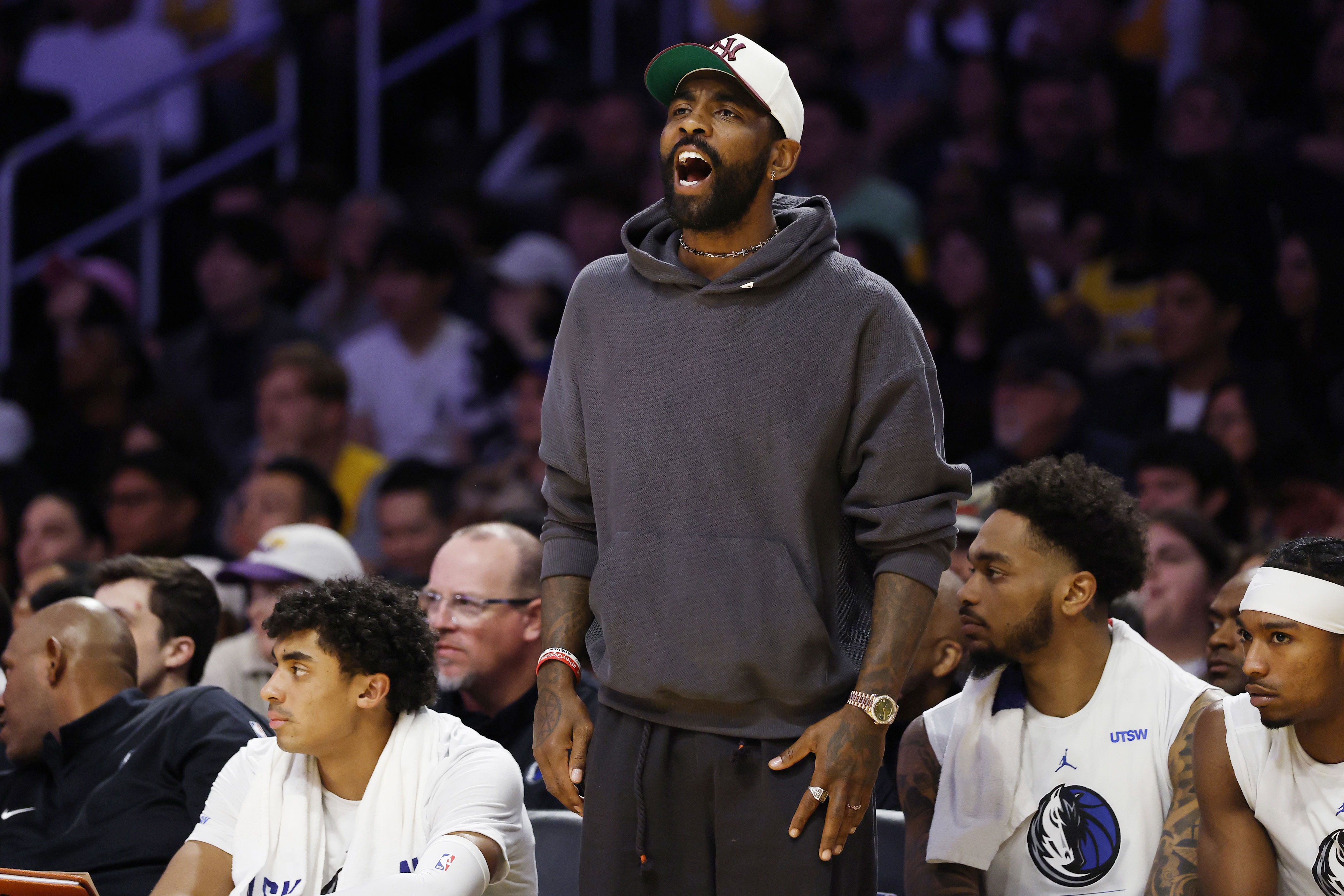 Mavericks president sends clear message about Kyrie Irving's future