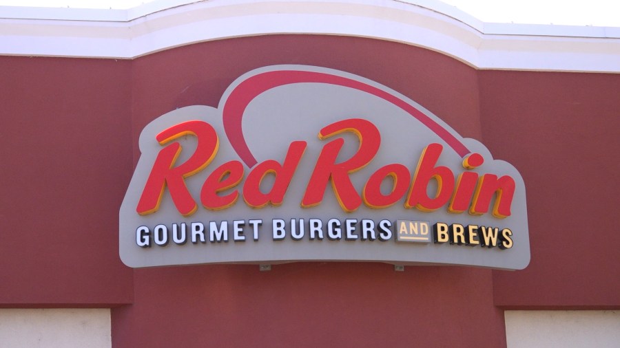 Red Robin in East Peoria closing on Sunday