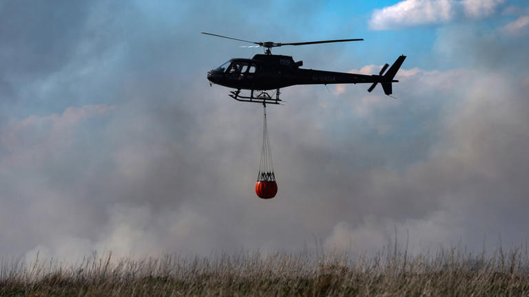 Are helicopters powered by jet engines?