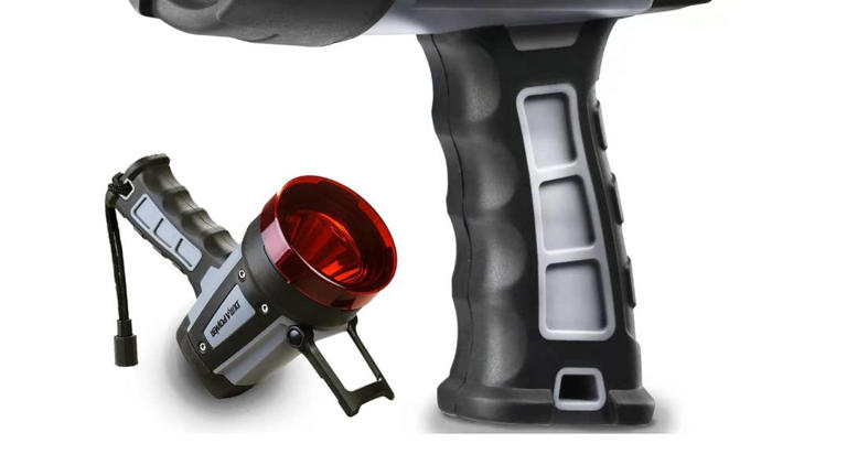 Amazon's $31 spotlight can shoot 'extremely bright' light over 1,300 ...