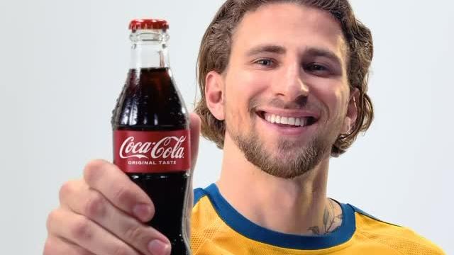 Il n’y a rien qui va dans cette pub du joueur du PSG, Illia Zabarnyi ...