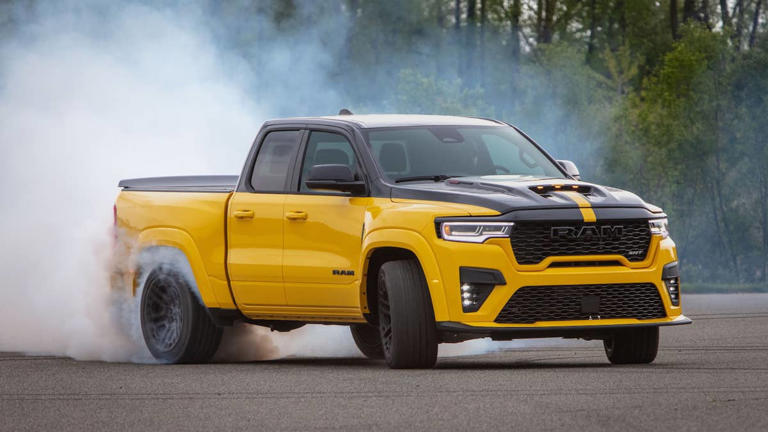 777-HP Ram 1500 Rumble Bee SRT arrives as Ford F-150 Lobo’s worst nightmare