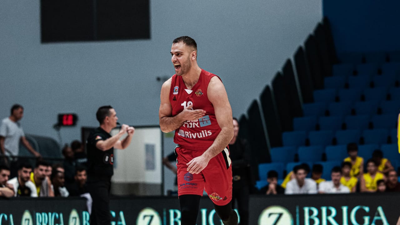 Israeli basketball player Raz Adam pronounced dead after car crash in ...