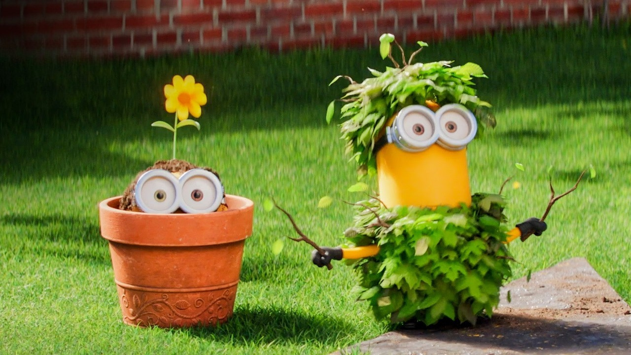 The Minions learn the art of kung fu – Minions: The Rise of Gru