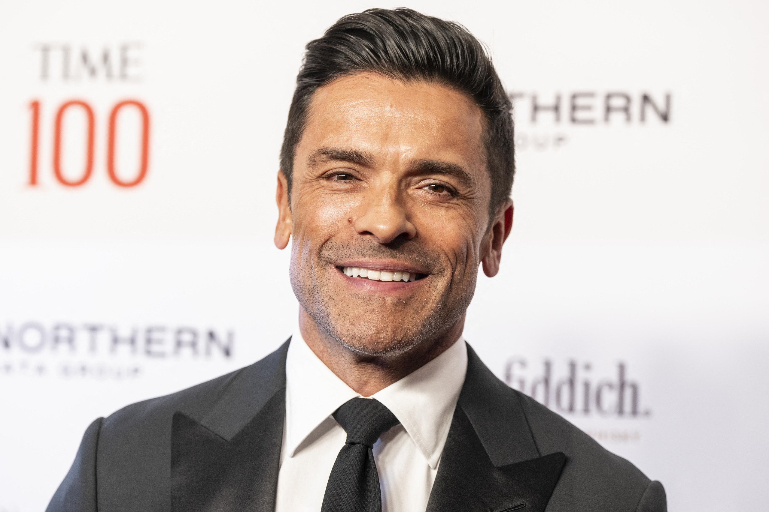 Mark Consuelos leaves audience horrified after asking hilarious question