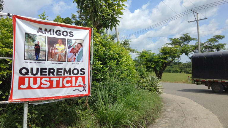 Nueve policías fueron destituidos e inhabilitados por masacre de tres ...