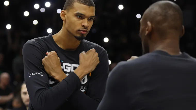 Spurs vs. Thunder final score, results: SGA shows MVP streak with 30 in ...