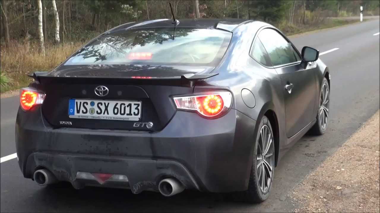 Toyota GT 86 test drive acceleration, top speed, exhaust sound etc.