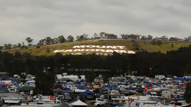 Bathurst 1000 campsites sell out in unprecedented time