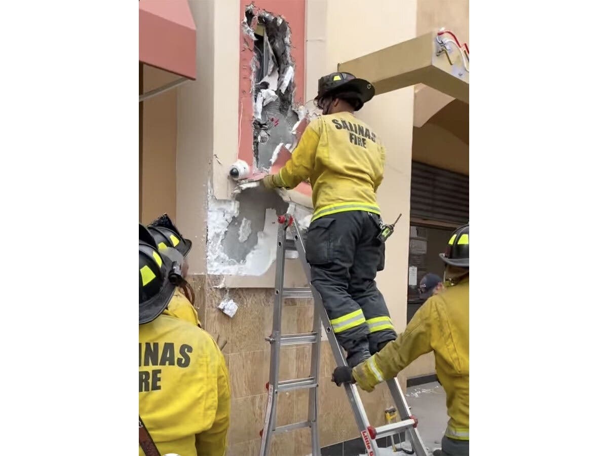 Cops on coffee break rescue burglar trapped inside a Bay Area wall: Police