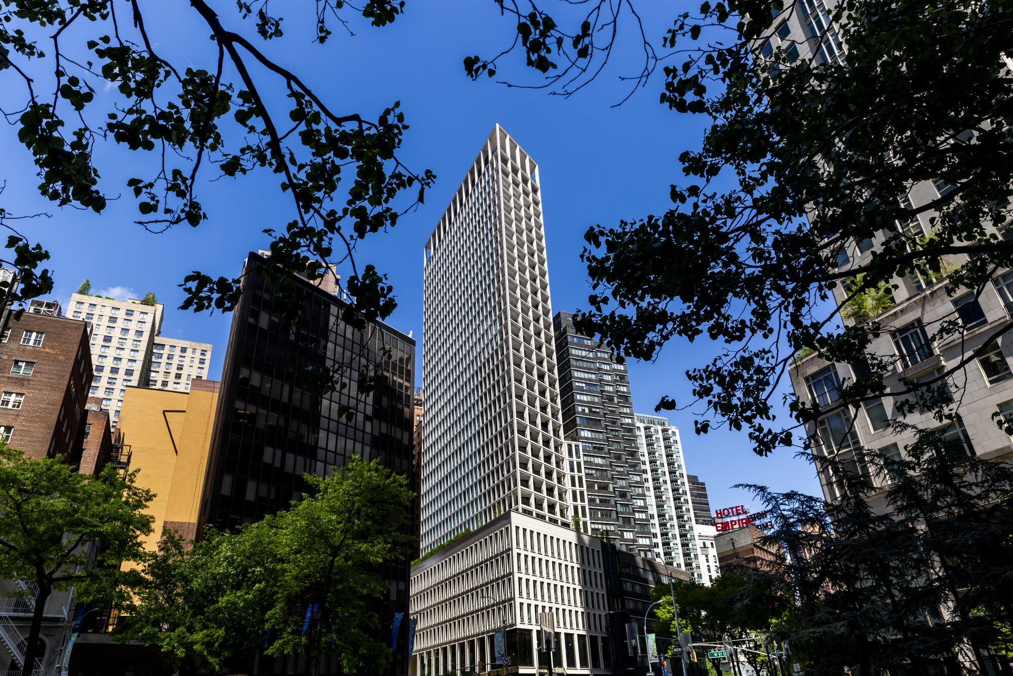 AvalonBay, Equity Residential said to near mega-REIT tie-up