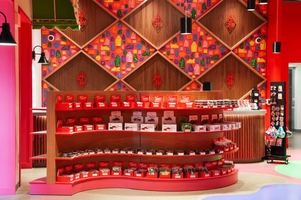 Sarris Candy opening new factory store on June 1