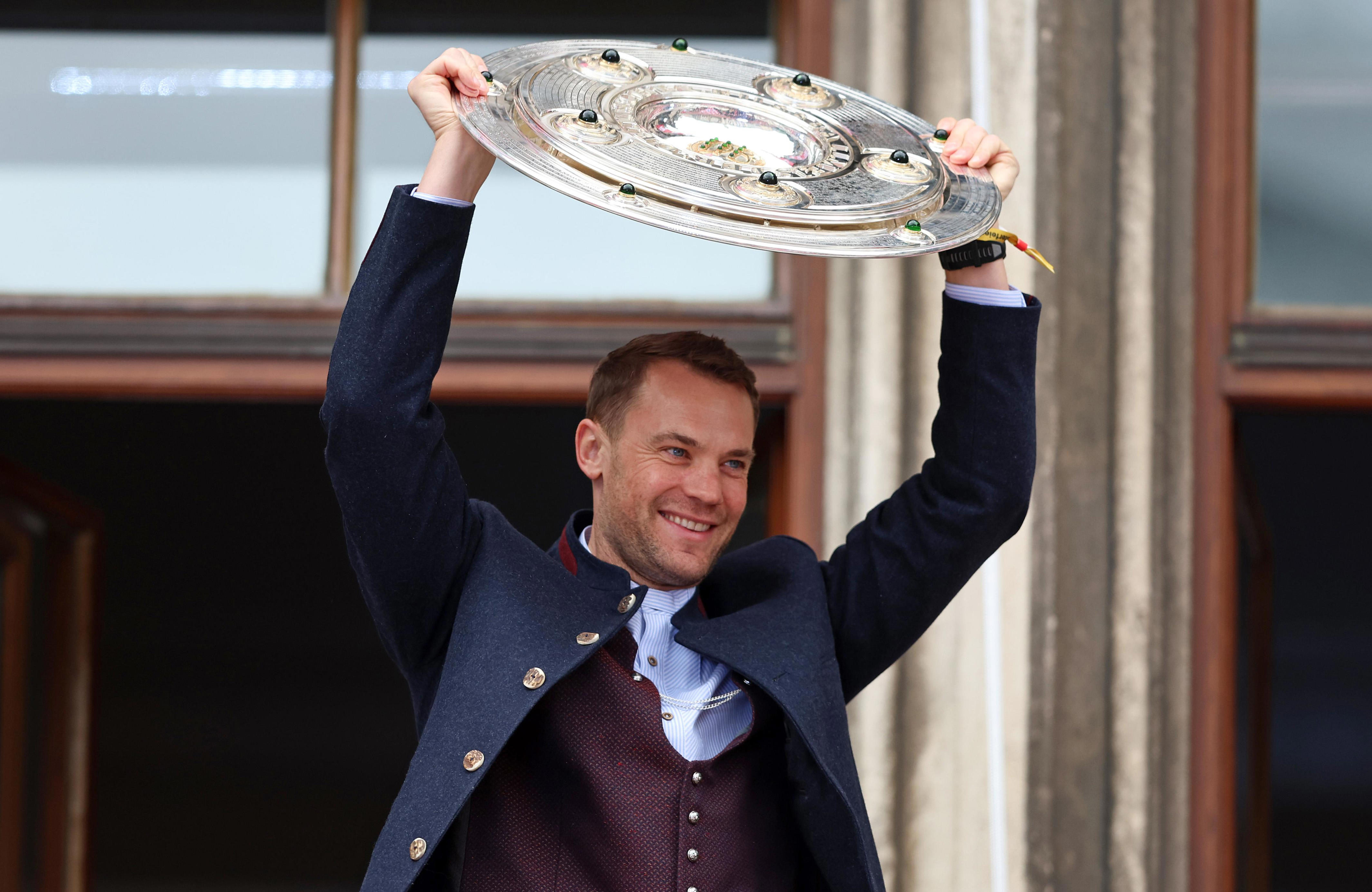 No structural damage in calf for Bayern Munich star Manuel Neuer
