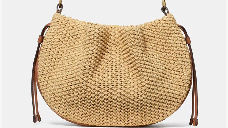 Taylor Swift's summer raffia crossbody bag: Shop similar styles ...