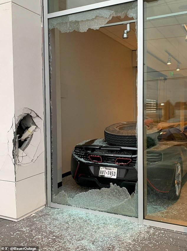 Disgraced ex-MLB star Trevor Bauer involved in scary car crash in Arizona