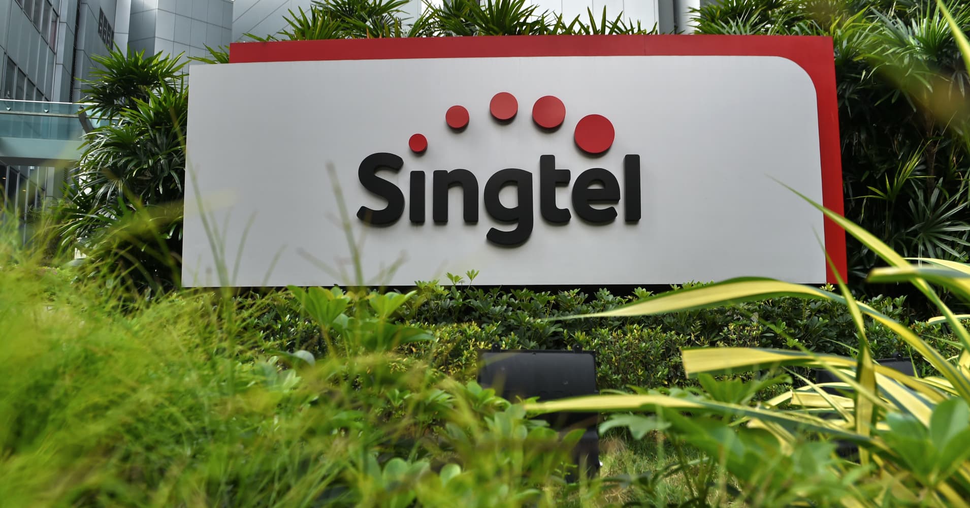Singapore's Singtel to boost spending as telecom major eyes AI services ...