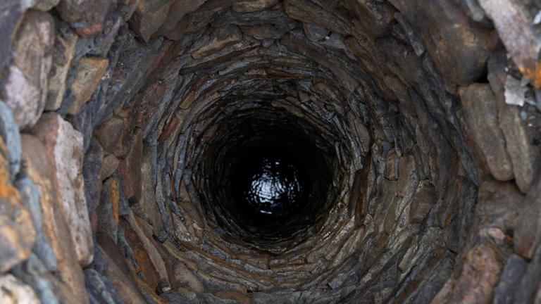 Sheffield Castle: Drone sent down medieval well after archaeologists ...