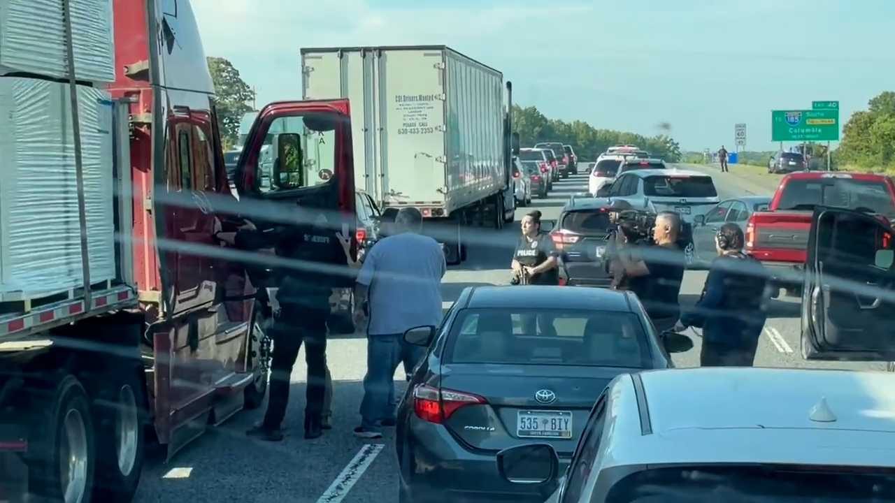 Video: Deputies use traffic to capture murder suspect traveling in semi ...