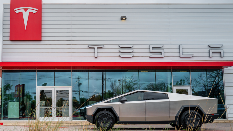 Texas man arrested after allegedly driving Tesla Cybertruck into lake ...