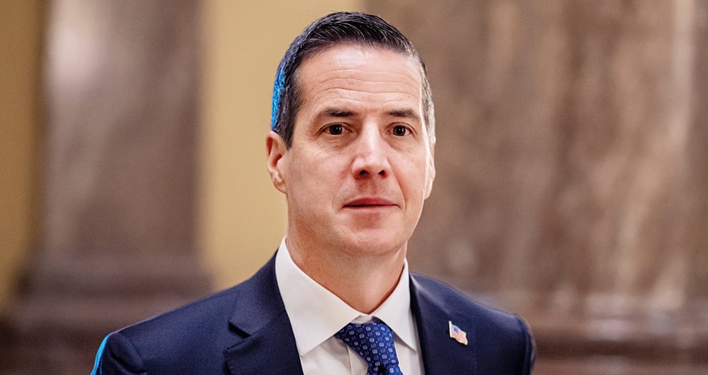 Bernie Moreno, senador en EE. UU., confirma que llegó al país como ...