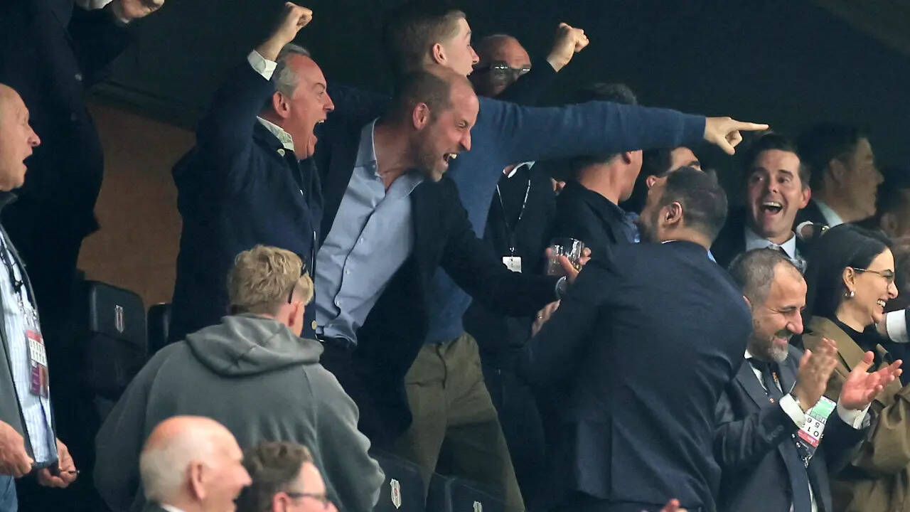 Prince William's emotional reaction steals show after Aston Villa’s ...