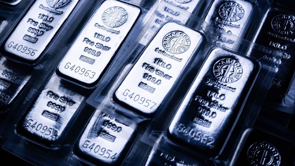 Silver rate today holds ground as oil prices slip, Fed minutes signal ...