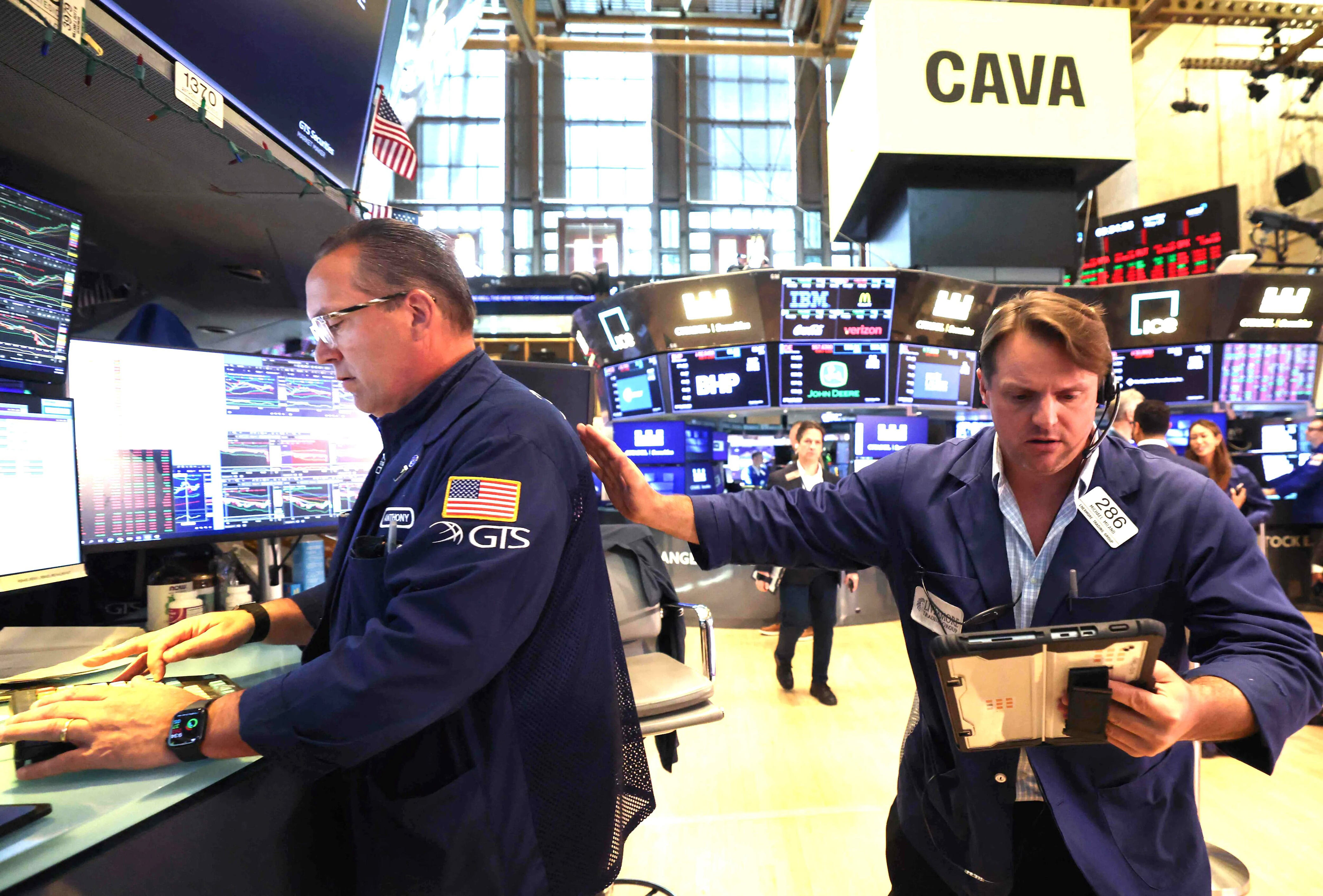 Wall Street's five strategies against semiconductor, AI crash