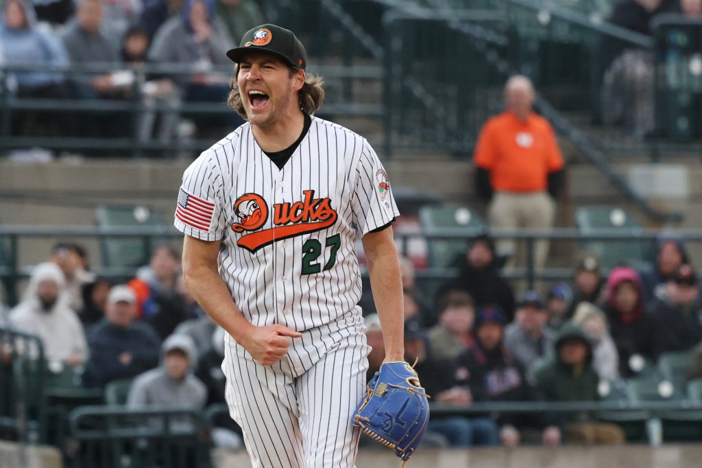 Former Cy Young winner Trevor Bauer gets into car crash in Arizona ...