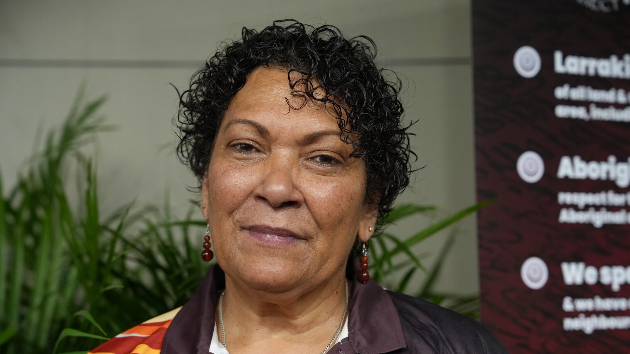 Peak body slams ministers' absence from Aboriginal housing and ...