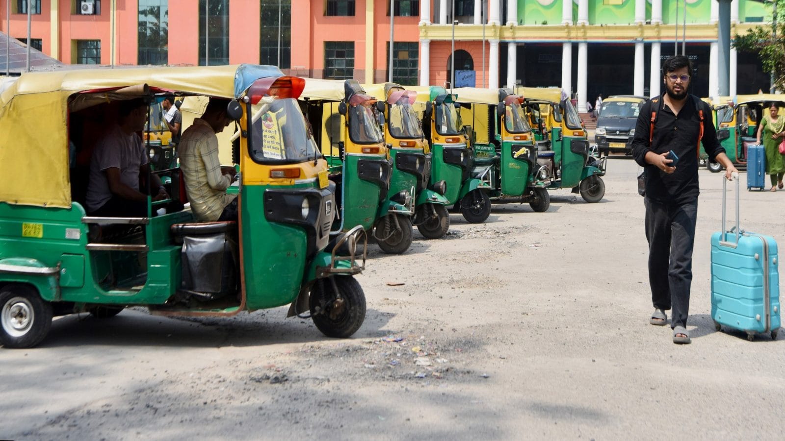 Taxi, auto unions announce 3-day strike in Delhi NCR over rising fuel ...