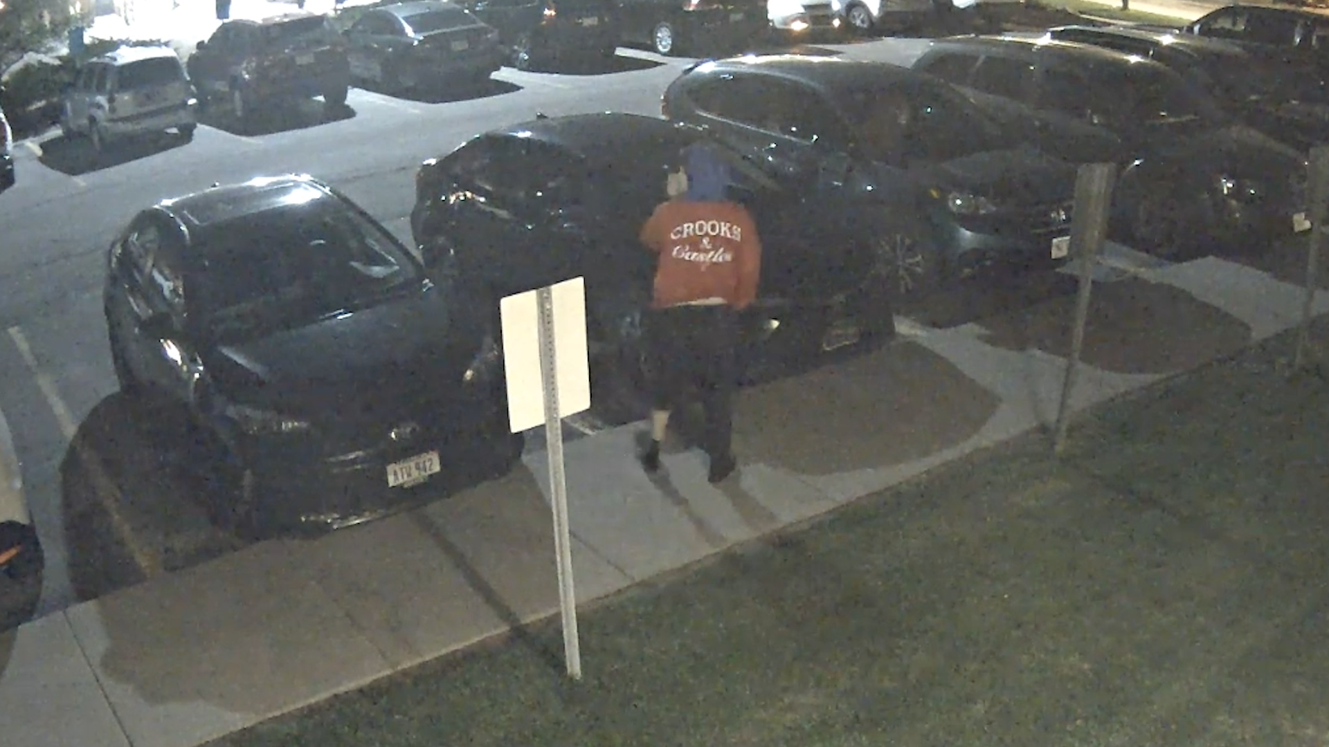 Crime Stoppers: Crook in 'Crooks' shirt steals car from Omaha health clinic