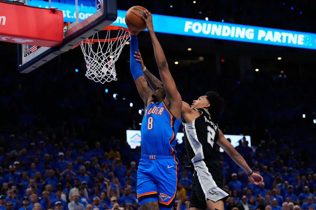 OKC guard Jalen Williams' hamstring issues return, he leaves Game 2 of ...