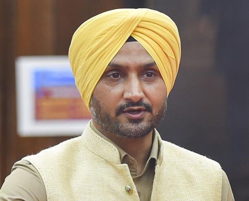 'Waheguru tahanu samaj bakshe': Bhajji's first political post after BJP ...