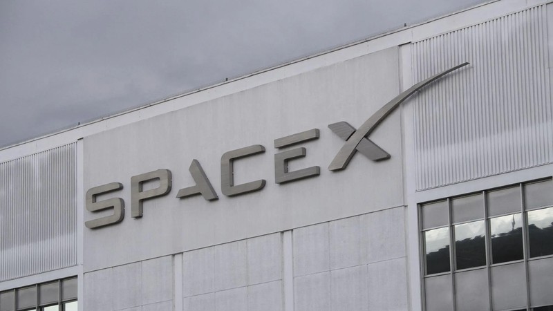 Musk eyes Wall Street record as SpaceX prepares to go public
