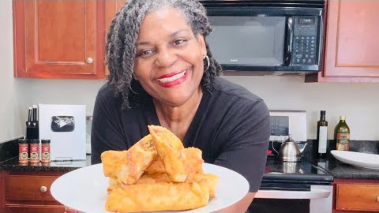 Quick and easy crunchy cheesy breakfast eggrolls