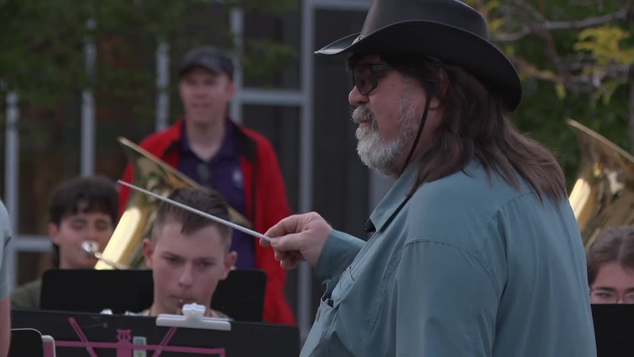 Ogden community celebrates beloved band teacher's retirement after 33 years