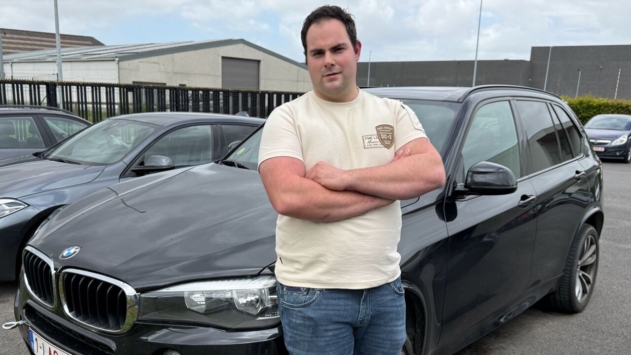 Onbekenden 'lenen' auto van bakker uit Dikkebus, die tijdens vakantie ...
