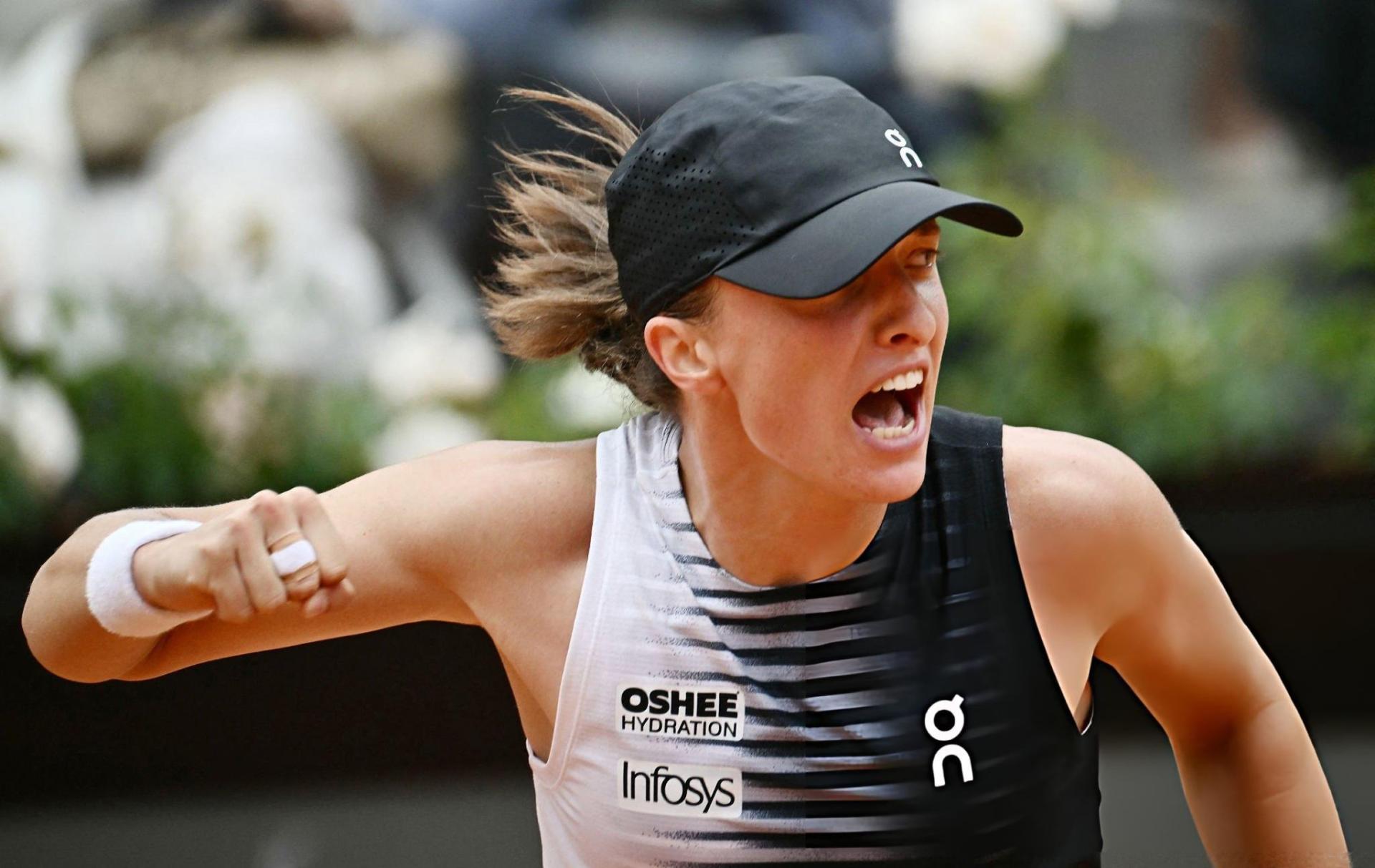 Kim Clijsters noticed positive change in Iga Swiatek after 'stressful ...