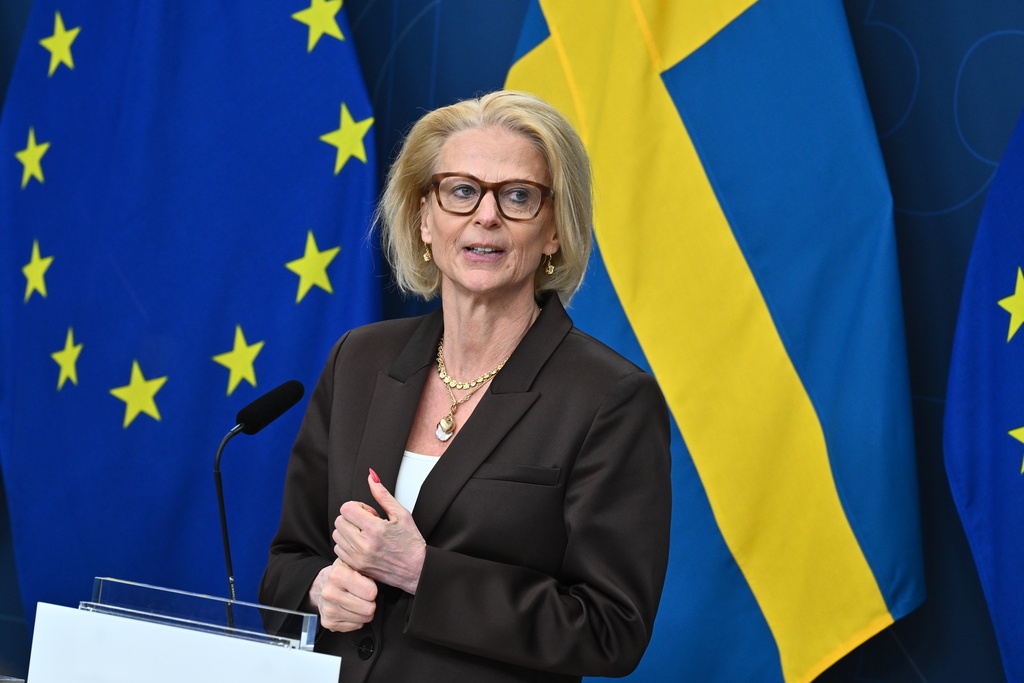Halv miljard i stöd till inrikesflyget