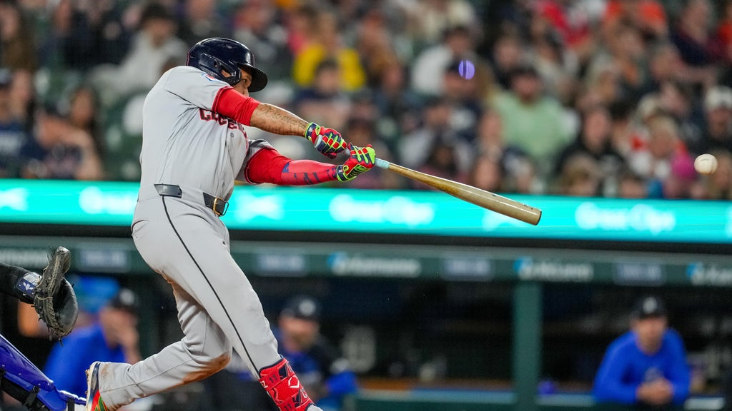 Guardians score twice in the 10th for a 3-2 victory over the slumping ...