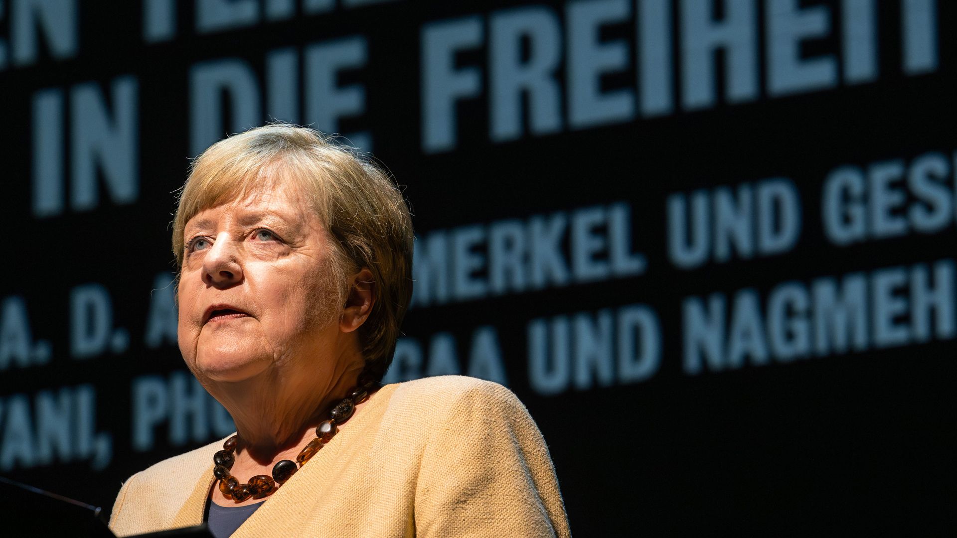 Angela Merkel: Ex-Kanzlerin bewirbt Buch über iranische Frauenbewegung