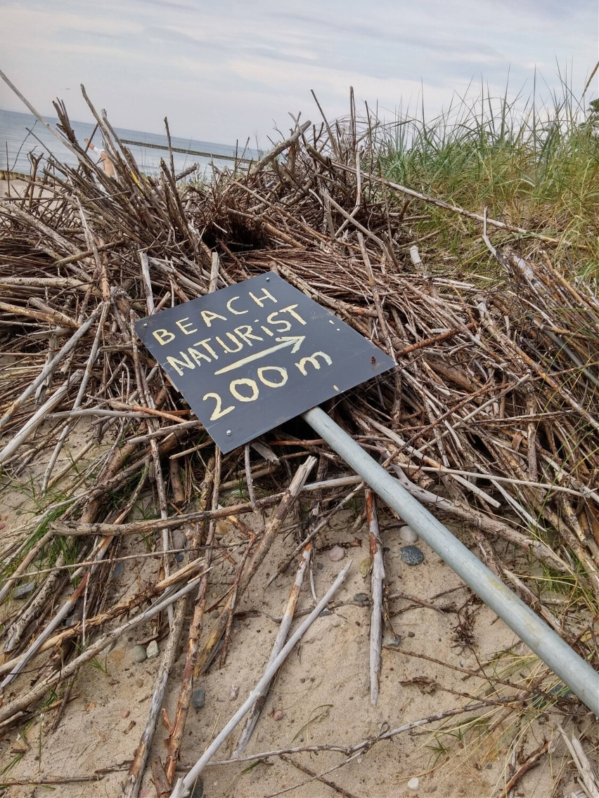 Jedyna plaża dla nudystów w powiecie sławieńskim jest ukryta [ZDJĘCIA]