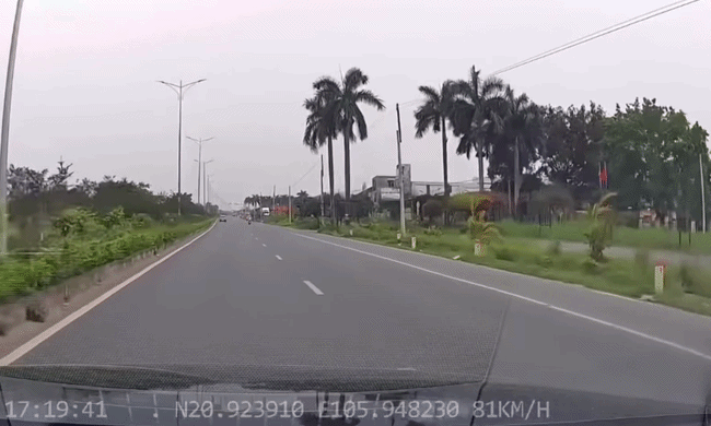 Helmetless boy overtakes car at 80 kph, exposing deadly modified e-bike ...