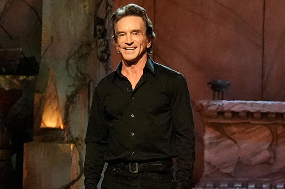 Jeff Probst spoils major part of "Survivor" 50 finale with live ...